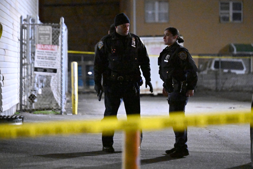Off-duty NYPD officer shot in the head during apparent NYC robbery ...
